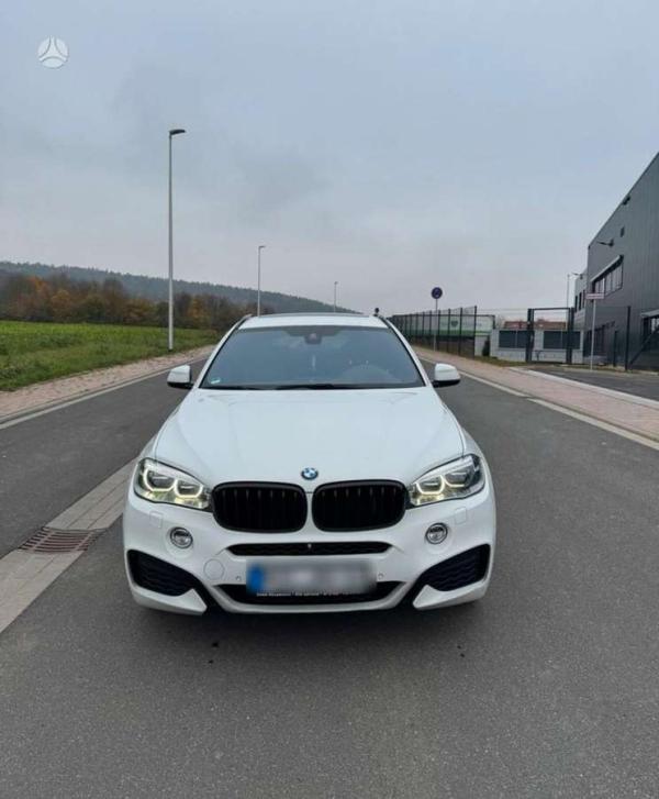White BMW X6 2015 in Kaunas, with an engine capacity of 2.99 L and mileage of 218 thousand km for 22300 €, photo 3 on AUTOMOTO.COM.LV