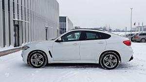 White BMW X6 2015 in Vilnius, with an engine capacity of 2.99 L and mileage of 218 thousand km for 22500 €, photo 9 on AUTOMOTO.COM.LV