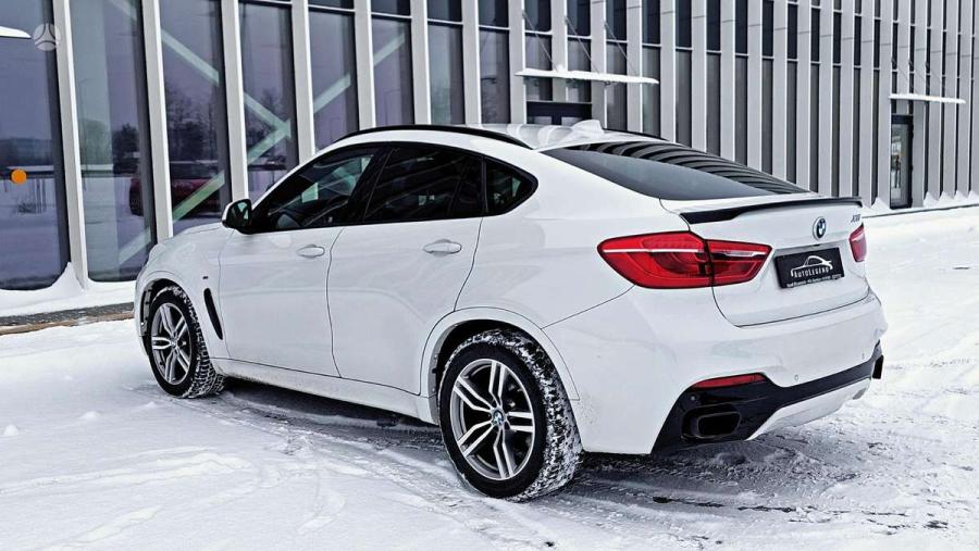 White BMW X6 2015 in Vilnius, with an engine capacity of 2.99 L and mileage of 218 thousand km for 22500 €, photo 12 on AUTOMOTO.COM.LV