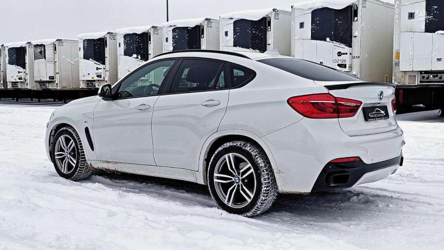 White BMW X6 2015 in Vilnius, with an engine capacity of 2.99 L and mileage of 218 thousand km for 21450 €, photo 12 on AUTOMOTO.COM.LV