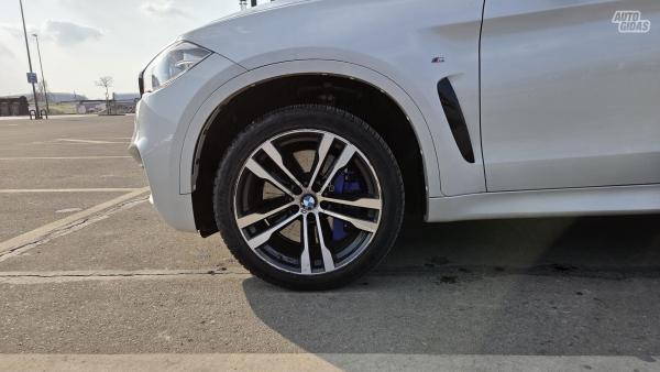 White BMW X6 2015 in Vilnius, with an engine capacity of 3.00 L and mileage of 205 thousand km for 25500 €, photo 8 on AUTOMOTO.COM.LV