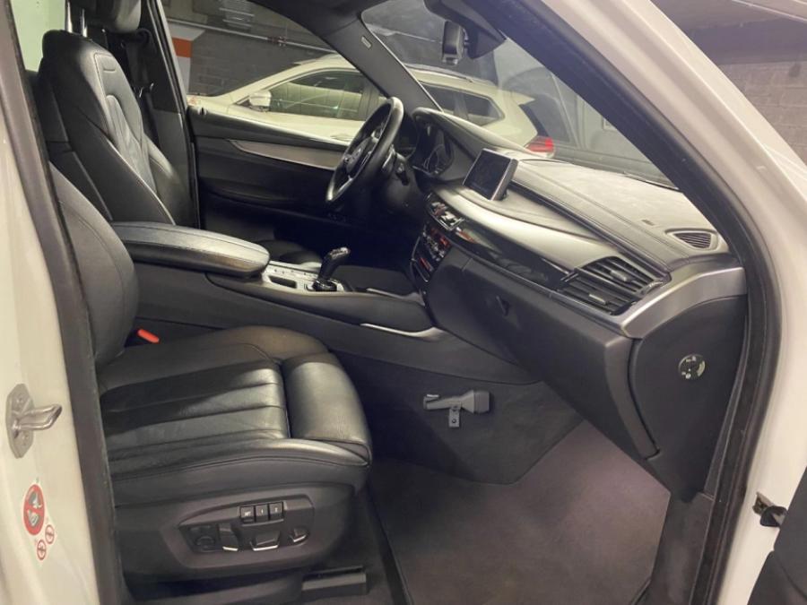 White BMW X6 2015 in Riga, with an engine capacity of 3.00 L and mileage of 199 thousand km for 29950 €, photo 9 on AUTOMOTO.COM.LV