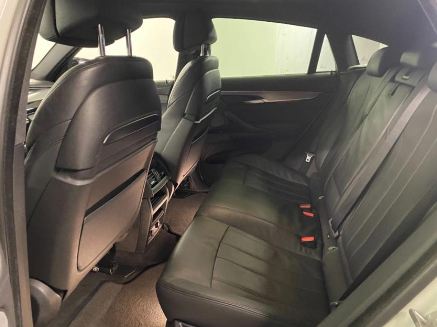White BMW X6 2015 in Riga, with an engine capacity of 3.00 L and mileage of 199 thousand km for 29950 €, photo 10 on AUTOMOTO.COM.LV