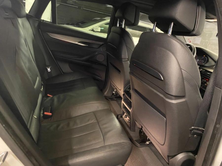 White BMW X6 2015 in Riga, with an engine capacity of 3.00 L and mileage of 199 thousand km for 29950 €, photo 11 on AUTOMOTO.COM.LV