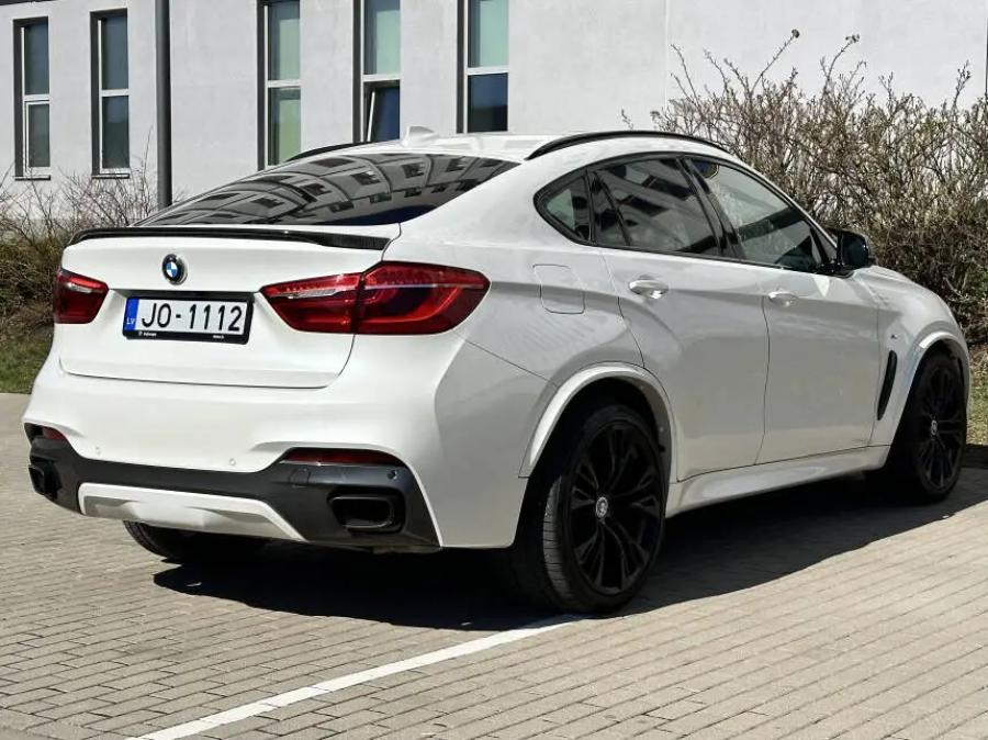 White BMW X6 2015 in Riga, with an engine capacity of 3.00 L and mileage of 185 thousand km for 21900 €, photo 8 on AUTOMOTO.COM.LV