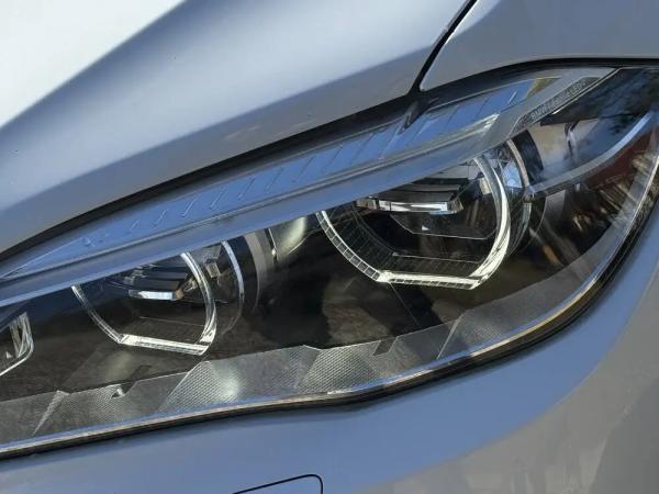 White BMW X6 2015 in Jurmala, with an engine capacity of 3.00 L and mileage of 220 thousand km for 23950 €, photo 2 on AUTOMOTO.COM.LV