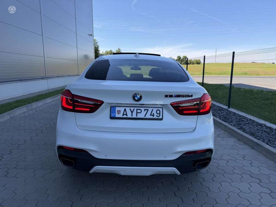 White BMW X6 2015 in Kaunas, with an engine capacity of 3.00 L and mileage of 260 thousand km for 19300 €, photo 8 on AUTOMOTO.COM.LV