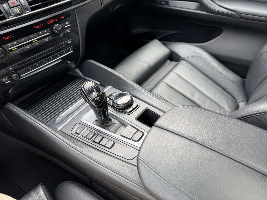 White BMW X6 2015 in Kaunas, with an engine capacity of 3.00 L and mileage of 260 thousand km for 19300 €, photo 29 on AUTOMOTO.COM.LV