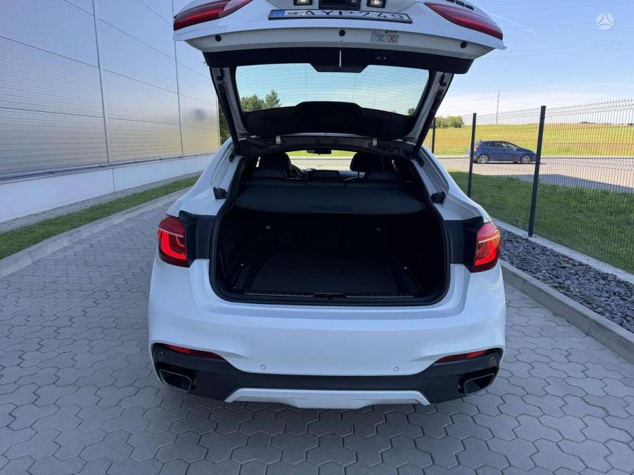 White BMW X6 2015 in Kaunas, with an engine capacity of 3.00 L and mileage of 260 thousand km for 19300 €, photo 35 on AUTOMOTO.COM.LV