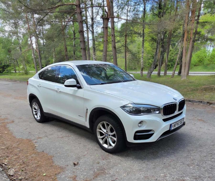 White BMW X6 2015 in Telschi, with an engine capacity of 2.99 L and mileage of 368 thousand km for 18500 €, photo 4 on AUTOMOTO.COM.LV