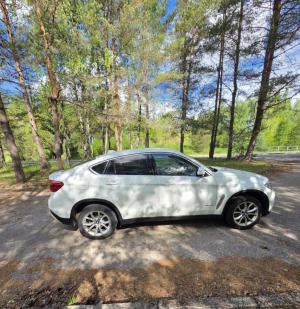 White BMW X6 2015 in Telschi, with an engine capacity of 2.99 L and mileage of 368 thousand km for 18500 €, photo 5 on AUTOMOTO.COM.LV