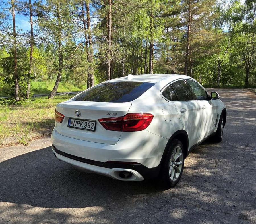 White BMW X6 2015 in Telschi, with an engine capacity of 2.99 L and mileage of 368 thousand km for 18500 €, photo 7 on AUTOMOTO.COM.LV