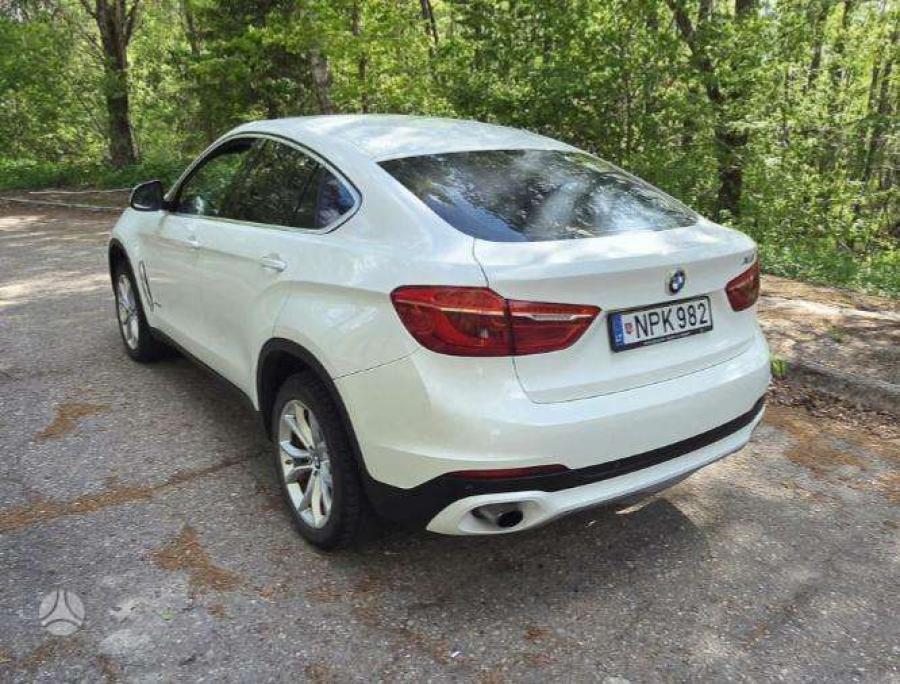 White BMW X6 2015 in Telschi, with an engine capacity of 2.99 L and mileage of 368 thousand km for 18500 €, photo 13 on AUTOMOTO.COM.LV