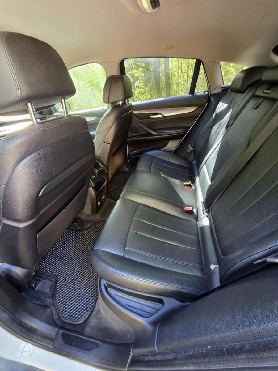 White BMW X6 2015 in Telschi, with an engine capacity of 2.99 L and mileage of 368 thousand km for 18500 €, photo 17 on AUTOMOTO.COM.LV