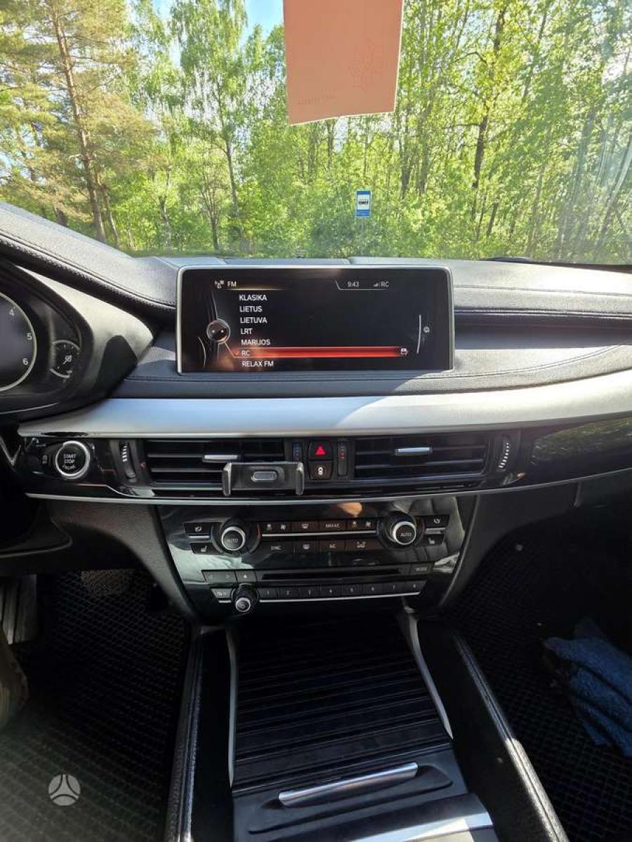 White BMW X6 2015 in Telschi, with an engine capacity of 2.99 L and mileage of 368 thousand km for 18500 €, photo 18 on AUTOMOTO.COM.LV