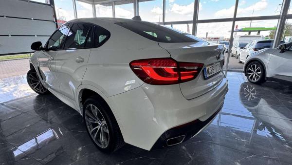 Balts BMW X6 2015 Panevēža, ar dzinēja tilpumu 2.99 L un nobraukumu 186 tūkst. km par 24200 €, foto 5 vietnē AUTOMOTO.COM.LV