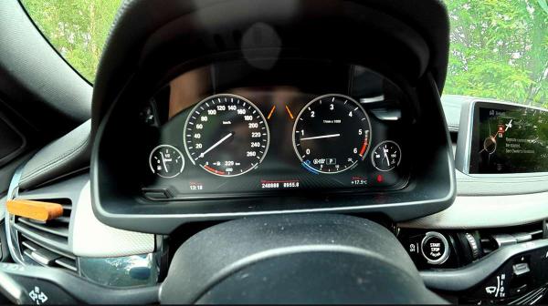 Balts BMW X6 2015 Utena, ar dzinēja tilpumu 2.99 L un nobraukumu 249 tūkst. km par 20600 €, foto 7 vietnē AUTOMOTO.COM.LV