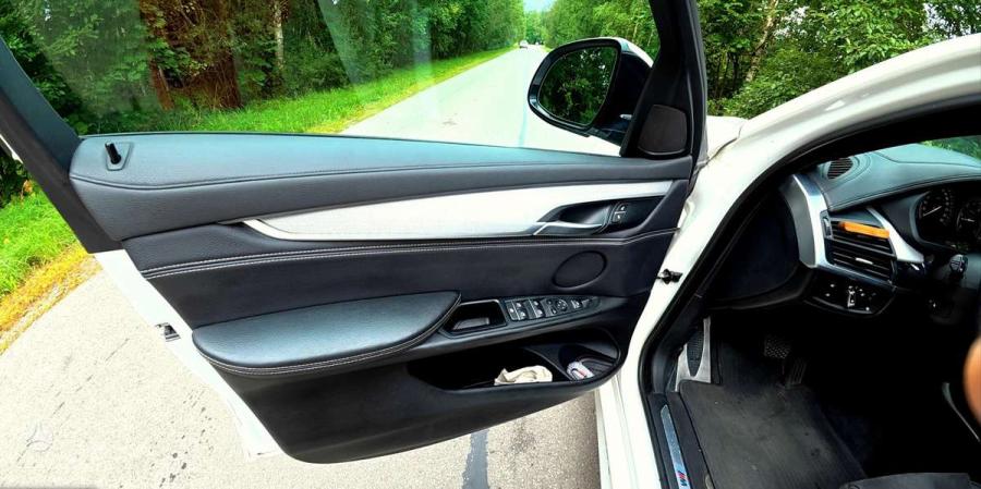 Balts BMW X6 2015 Utena, ar dzinēja tilpumu 2.99 L un nobraukumu 249 tūkst. km par 20600 €, foto 8 vietnē AUTOMOTO.COM.LV
