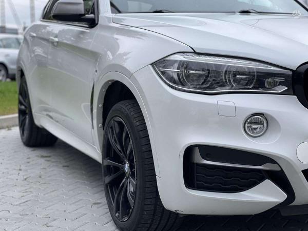 White BMW X6 2015 in Siauliai, with an engine capacity of 2.99 L and mileage of 180 thousand km for 21500 €, photo 4 on AUTOMOTO.COM.LV