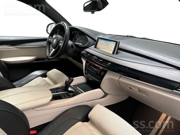 White BMW X6 2016 in Riga, with an engine capacity of 3.00 L and mileage of 156 thousand km for 27590 €, photo 6 on AUTOMOTO.COM.LV