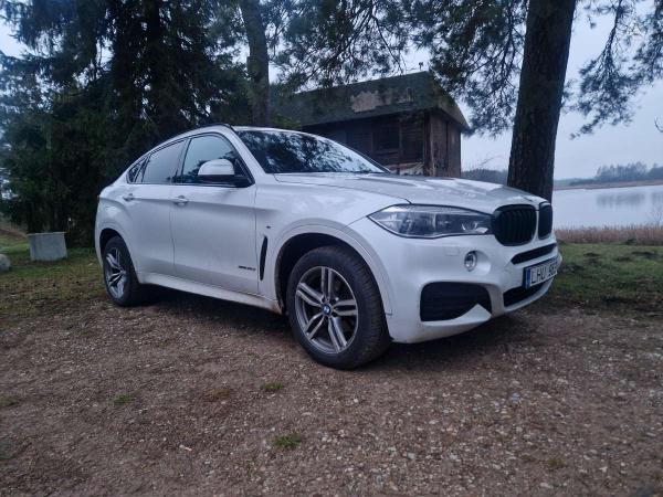 White BMW X6 2016 in Siauliai, with an engine capacity of 2.99 L and mileage of 250 thousand km for 22500 €, photo 3 on AUTOMOTO.COM.LV