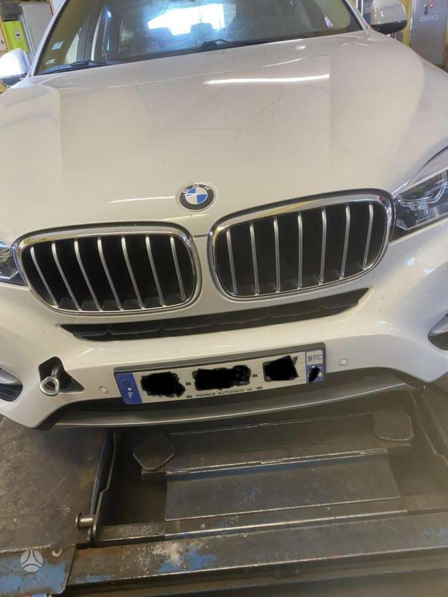 White BMW X6 2016 in Taurage, with an engine capacity of 2.99 L and mileage of 248 thousand km for 13900 €, photo 2 on AUTOMOTO.COM.LV