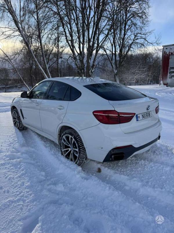 White BMW X6 2016 in Klaipeda, with an engine capacity of 2.98 L and mileage of 246 thousand km for 25000 €, photo 2 on AUTOMOTO.COM.LV