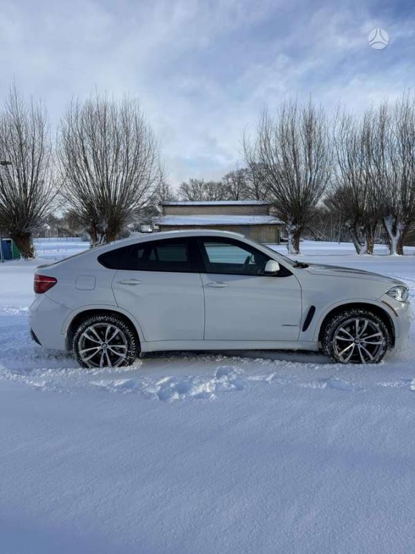 White BMW X6 2016 in Klaipeda, with an engine capacity of 2.98 L and mileage of 246 thousand km for 25000 €, photo 4 on AUTOMOTO.COM.LV