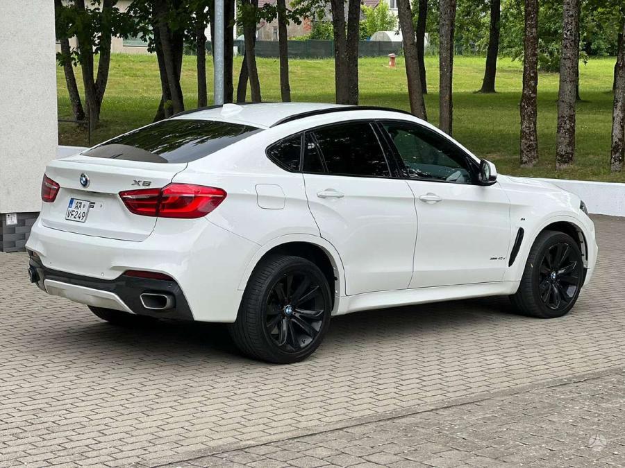 White BMW X6 2016 in Klaipeda, with an engine capacity of 2.99 L and mileage of 189 thousand km for 24000 €, photo 5 on AUTOMOTO.COM.LV