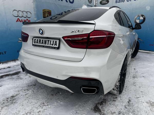 White BMW X6 2016 in Siauliai, with an engine capacity of 2.99 L and mileage of 162 thousand km for 24900 €, photo 4 on AUTOMOTO.COM.LV