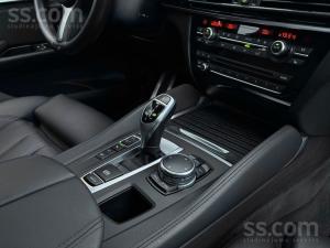 White BMW X6 2016 in Riga, with an engine capacity of 3.00 L and mileage of 244 thousand km for 24700 €, photo 30 on AUTOMOTO.COM.LV