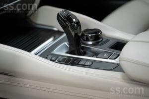 White BMW X6 2016 in Riga, with an engine capacity of 3.00 L and mileage of 73 thousand km for 29500 €, photo 32 on AUTOMOTO.COM.LV