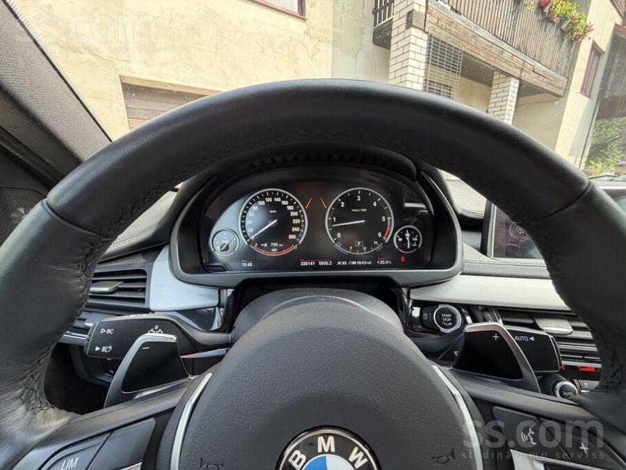 White BMW X6 2016 in Valmiera, with an engine capacity of 3.00 L and mileage of 228 thousand km for 28000 €, photo 10 on AUTOMOTO.COM.LV