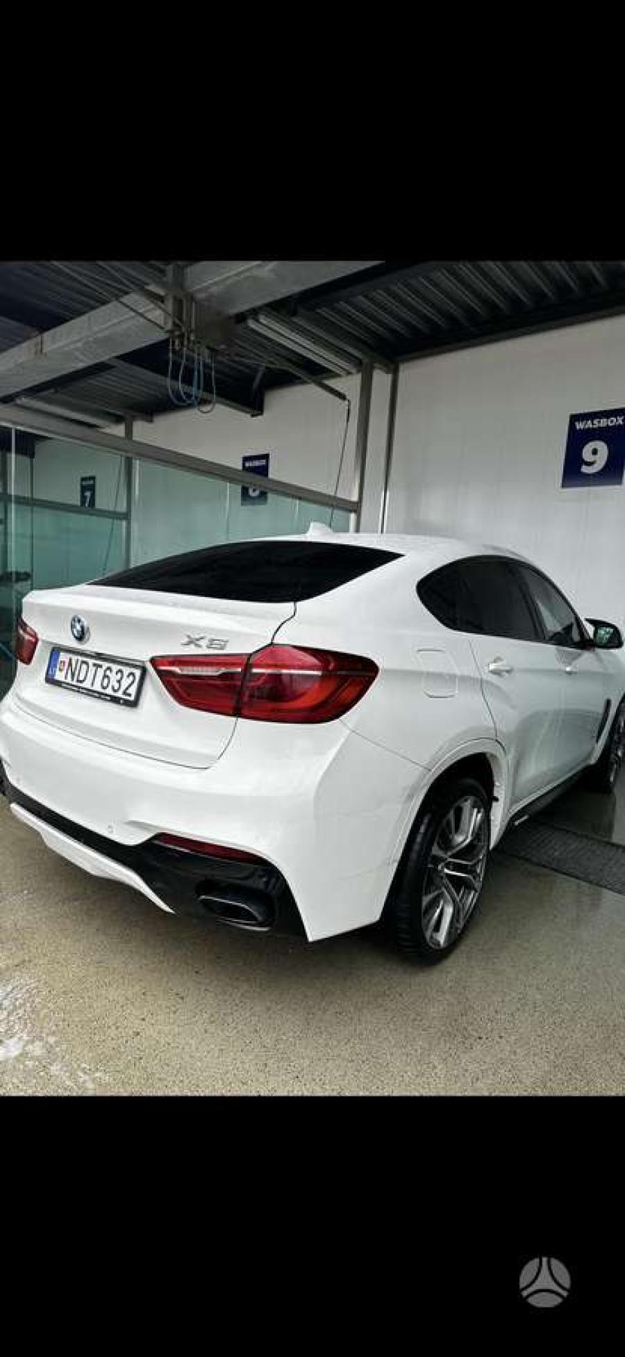 White BMW X6 2016 in Vilnius, with an engine capacity of 4.40 L and mileage of 112 thousand km for 25500 €, photo 4 on AUTOMOTO.COM.LV