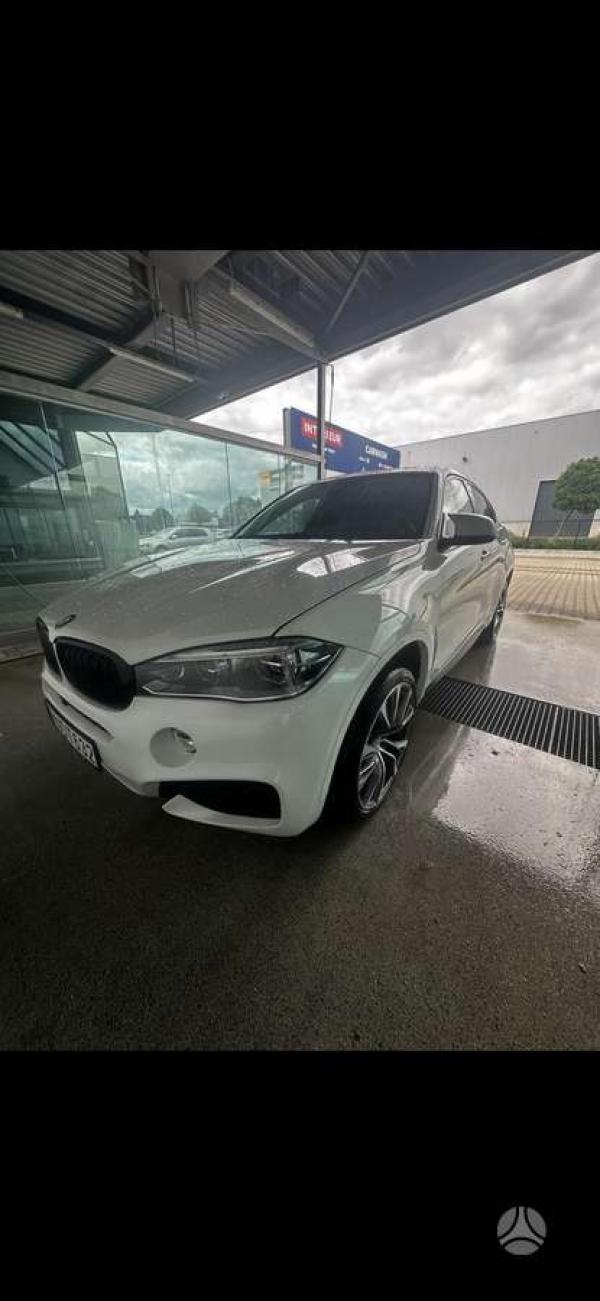 White BMW X6 2016 in Vilnius, with an engine capacity of 4.40 L and mileage of 112 thousand km for 25500 €, photo 4 on AUTOMOTO.COM.LV