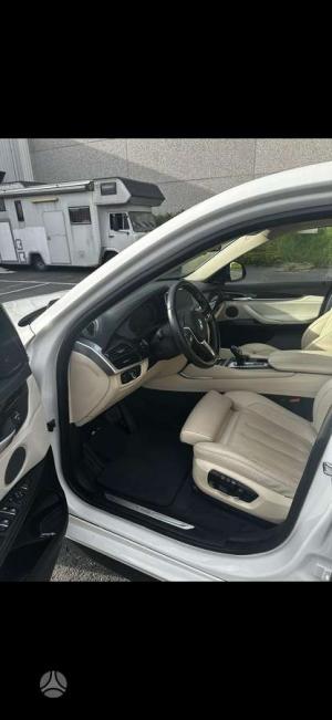 White BMW X6 2016 in Vilnius, with an engine capacity of 4.40 L and mileage of 112 thousand km for 25500 €, photo 7 on AUTOMOTO.COM.LV