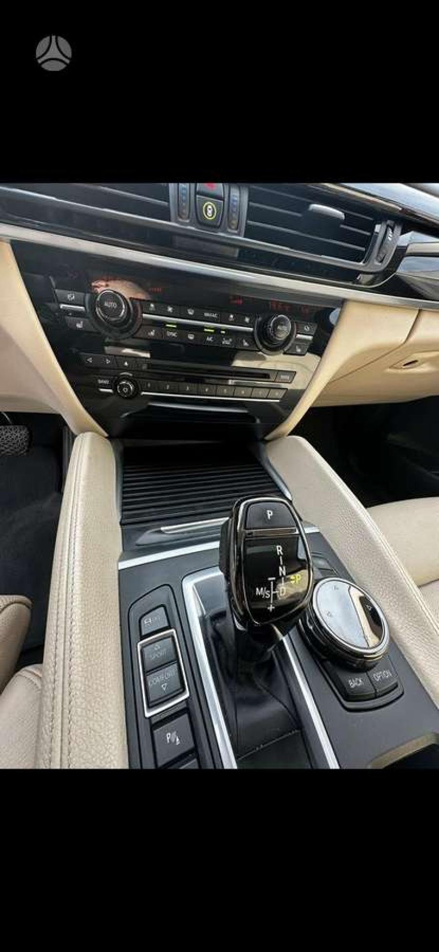 White BMW X6 2016 in Vilnius, with an engine capacity of 4.40 L and mileage of 112 thousand km for 25500 €, photo 9 on AUTOMOTO.COM.LV