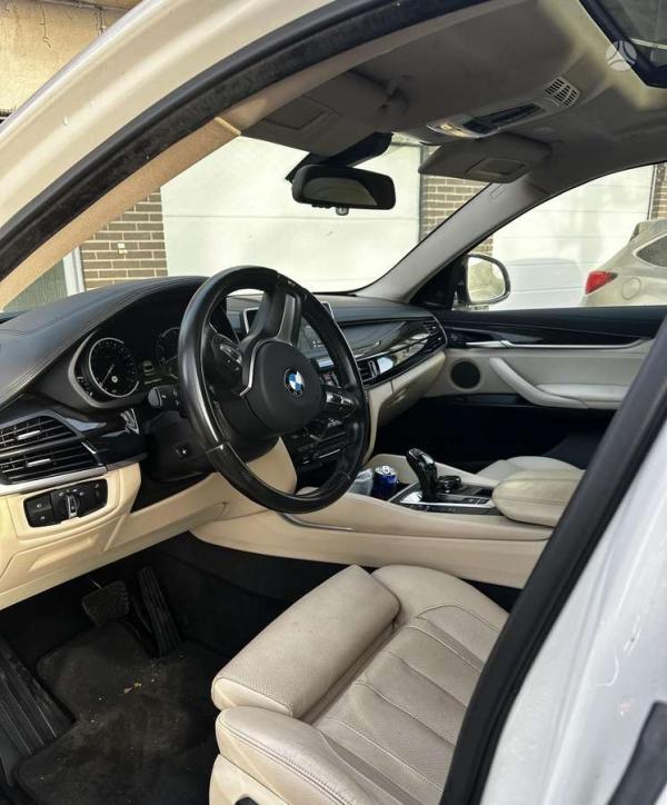 White BMW X6 2016 in Vilnius, with an engine capacity of 4.40 L and mileage of 112 thousand km for 25500 €, photo 10 on AUTOMOTO.COM.LV