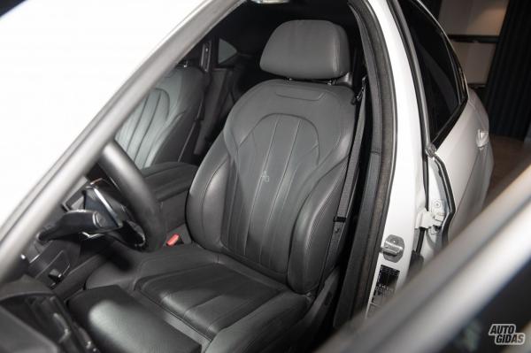 Balts BMW X6 2016 Kauņa, ar dzinēja tilpumu 3.00 L un nobraukumu 130 tūkst. km par 29991 €, foto 10 vietnē AUTOMOTO.COM.LV
