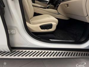 White BMW X6 2016 in Vilnius, with an engine capacity of 2.98 L and mileage of 143 thousand km for 19900 €, photo 8 on AUTOMOTO.COM.LV