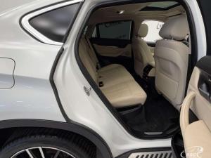 White BMW X6 2016 in Vilnius, with an engine capacity of 2.98 L and mileage of 143 thousand km for 19900 €, photo 11 on AUTOMOTO.COM.LV