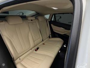 White BMW X6 2016 in Vilnius, with an engine capacity of 2.98 L and mileage of 143 thousand km for 19900 €, photo 13 on AUTOMOTO.COM.LV