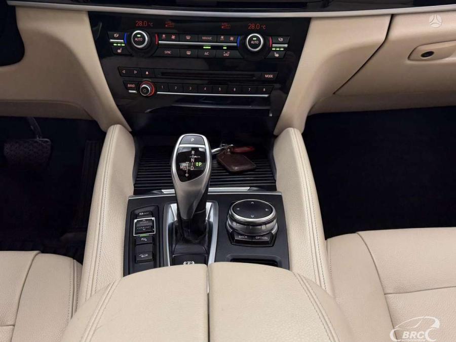 White BMW X6 2016 in Vilnius, with an engine capacity of 2.98 L and mileage of 143 thousand km for 19900 €, photo 20 on AUTOMOTO.COM.LV