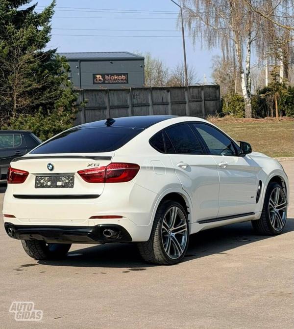 BMW X6 2016 Kauņa vietnē Balts BMW X6 2016 Kauņa, ar dzinēja tilpumu 3.00 L un nobraukumu 169 tūkst. km par 23500 €, foto 6 vietnē AUTOMOTO.COM.LV