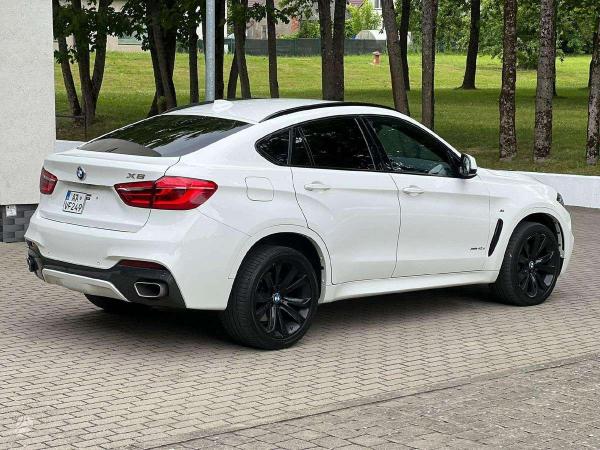 White BMW X6 2016 in Klaipeda, with an engine capacity of 2.99 L and mileage of 196 thousand km for 22750 €, photo 5 on AUTOMOTO.COM.LV