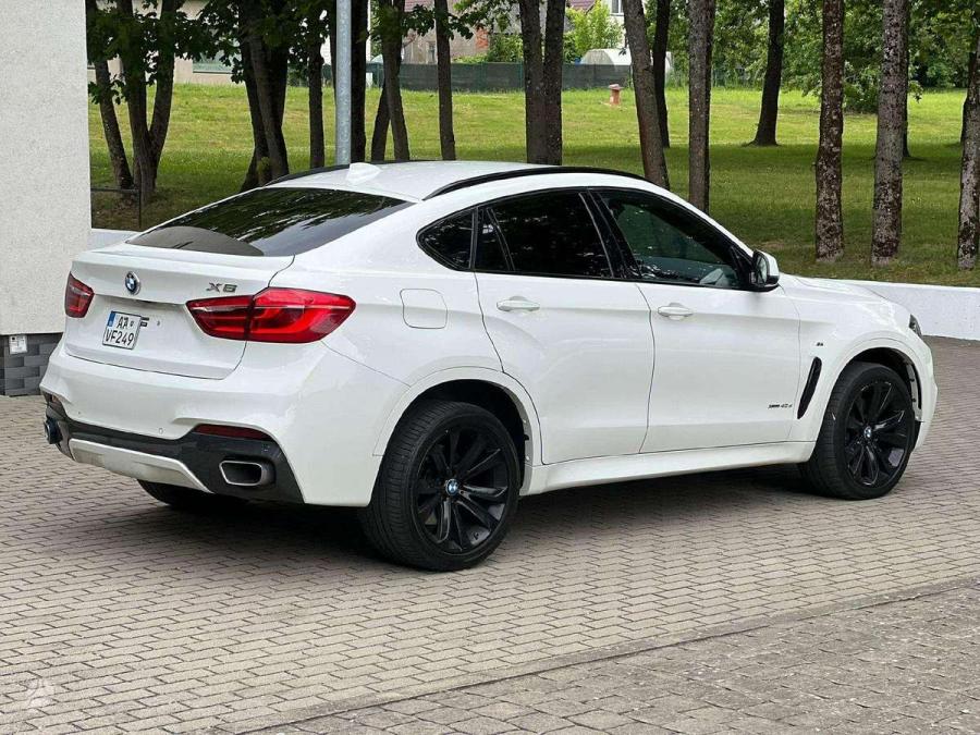 White BMW X6 2016 in Klaipeda, with an engine capacity of 2.99 L and mileage of 196 thousand km for 22750 €, photo 6 on AUTOMOTO.COM.LV