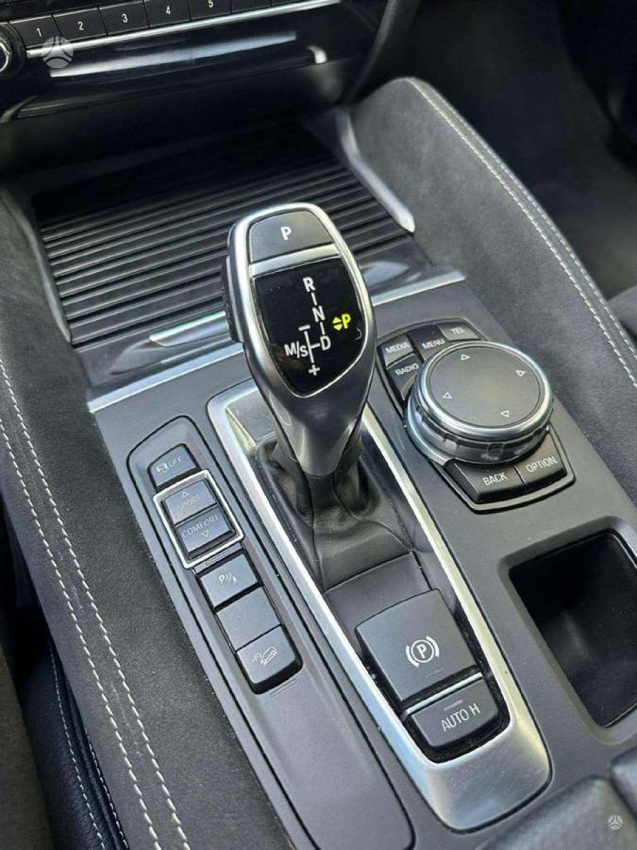 White BMW X6 2016 in Klaipeda, with an engine capacity of 2.99 L and mileage of 196 thousand km for 22750 €, photo 14 on AUTOMOTO.COM.LV