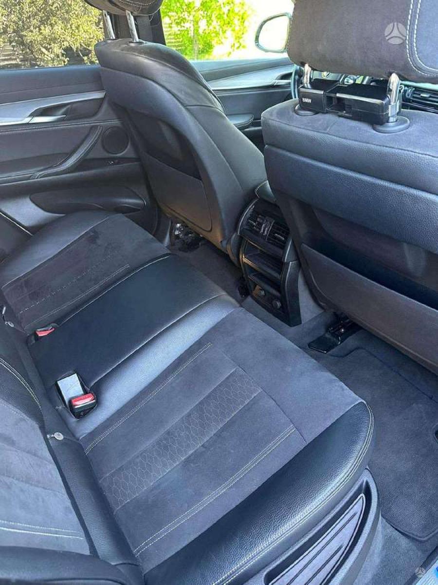 White BMW X6 2016 in Klaipeda, with an engine capacity of 2.99 L and mileage of 196 thousand km for 22750 €, photo 15 on AUTOMOTO.COM.LV