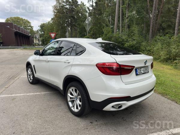 BMW X6 2016 JÅ«rmala vietnÄ Balts BMW X6 2016 JÅ«rmala, ar dzinÄja tilpumu 3.00 L un nobraukumu 198 tÅ«kst. km par 23500 ā¬, foto 4 vietnÄ AUTOMOTO.COM.LV
