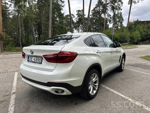 BMW X6 2016 JÅ«rmala vietnÄ Balts BMW X6 2016 JÅ«rmala, ar dzinÄja tilpumu 3.00 L un nobraukumu 198 tÅ«kst. km par 23500 ā¬, foto 5 vietnÄ AUTOMOTO.COM.LV